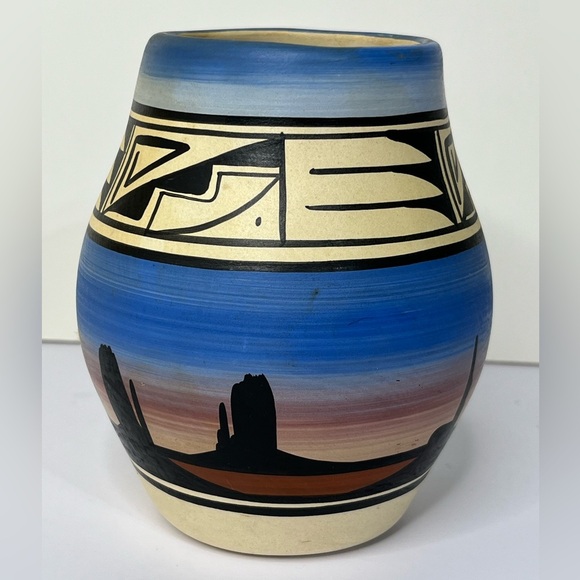Handmade | Accents | Al Native American Pottery Cedar Mesa Navajo Signed Painted Desert Vase ...